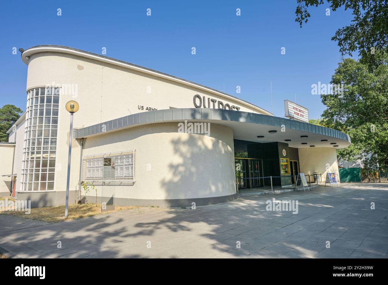Ehemaliges Kino Outpost, Alliiertenmuseum, Clayallee, Dahlem, Berlin ...