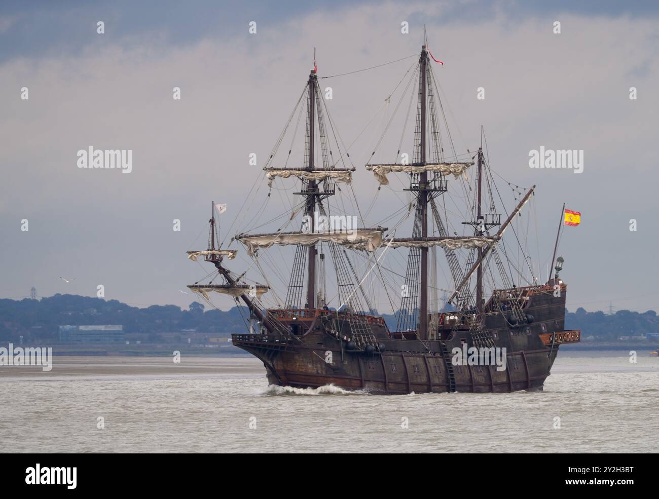 El Galeón Andalucía sailing the River Thames! The historically accurate ...