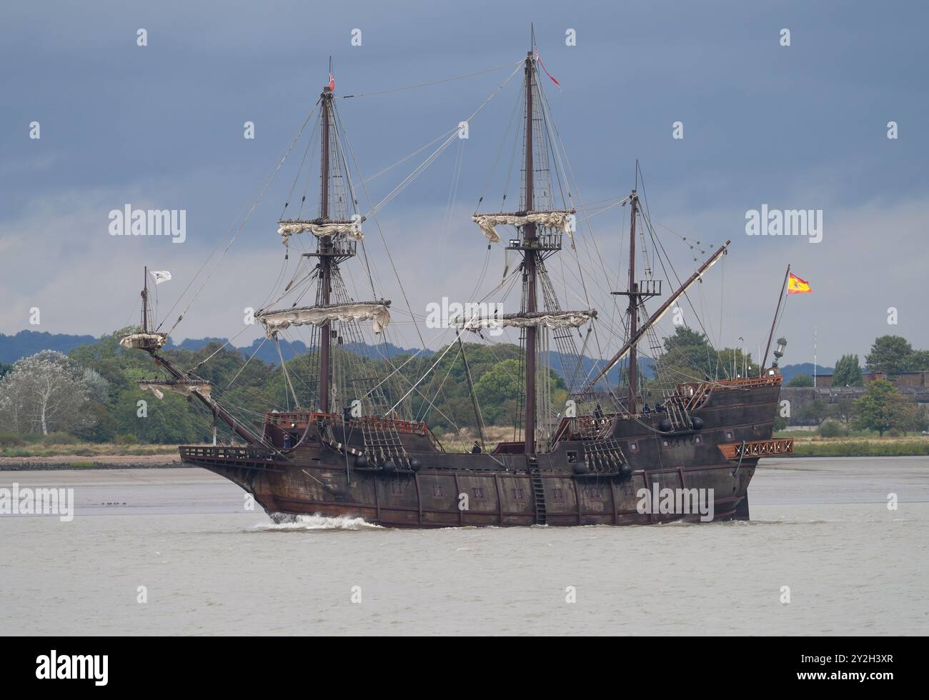 El Galeón Andalucía sailing the River Thames! The historically accurate ...