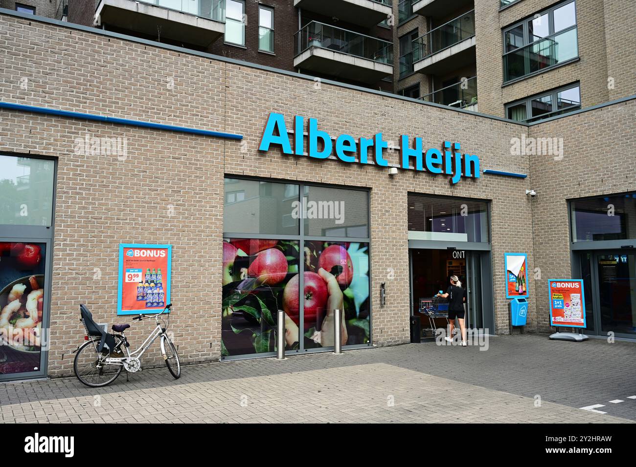 Albert Heijn Supermarket Stock Photo - Alamy