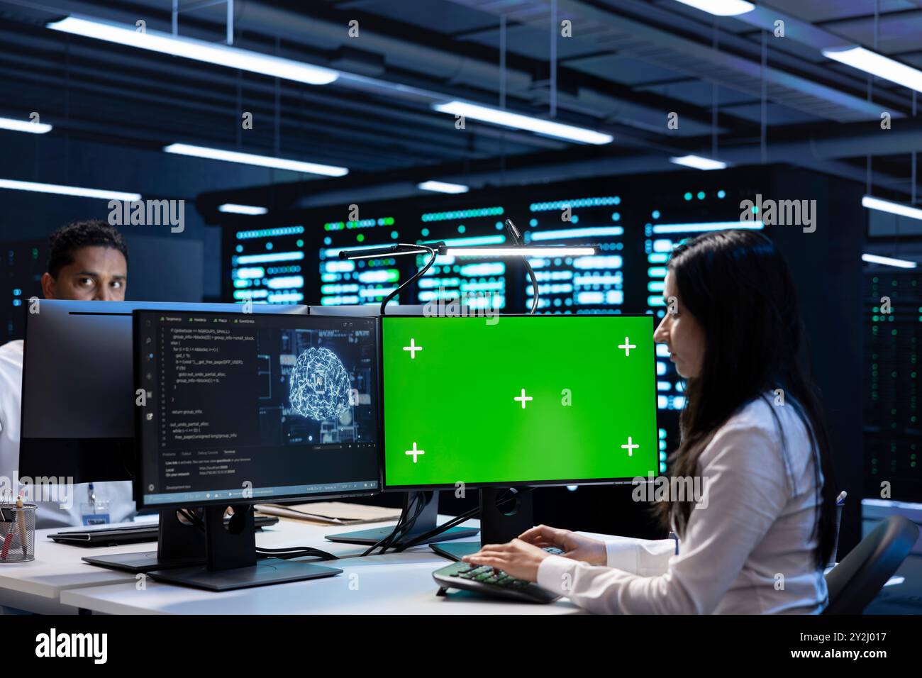Technicians in ai server hub hi-res stock photography and images - Alamy