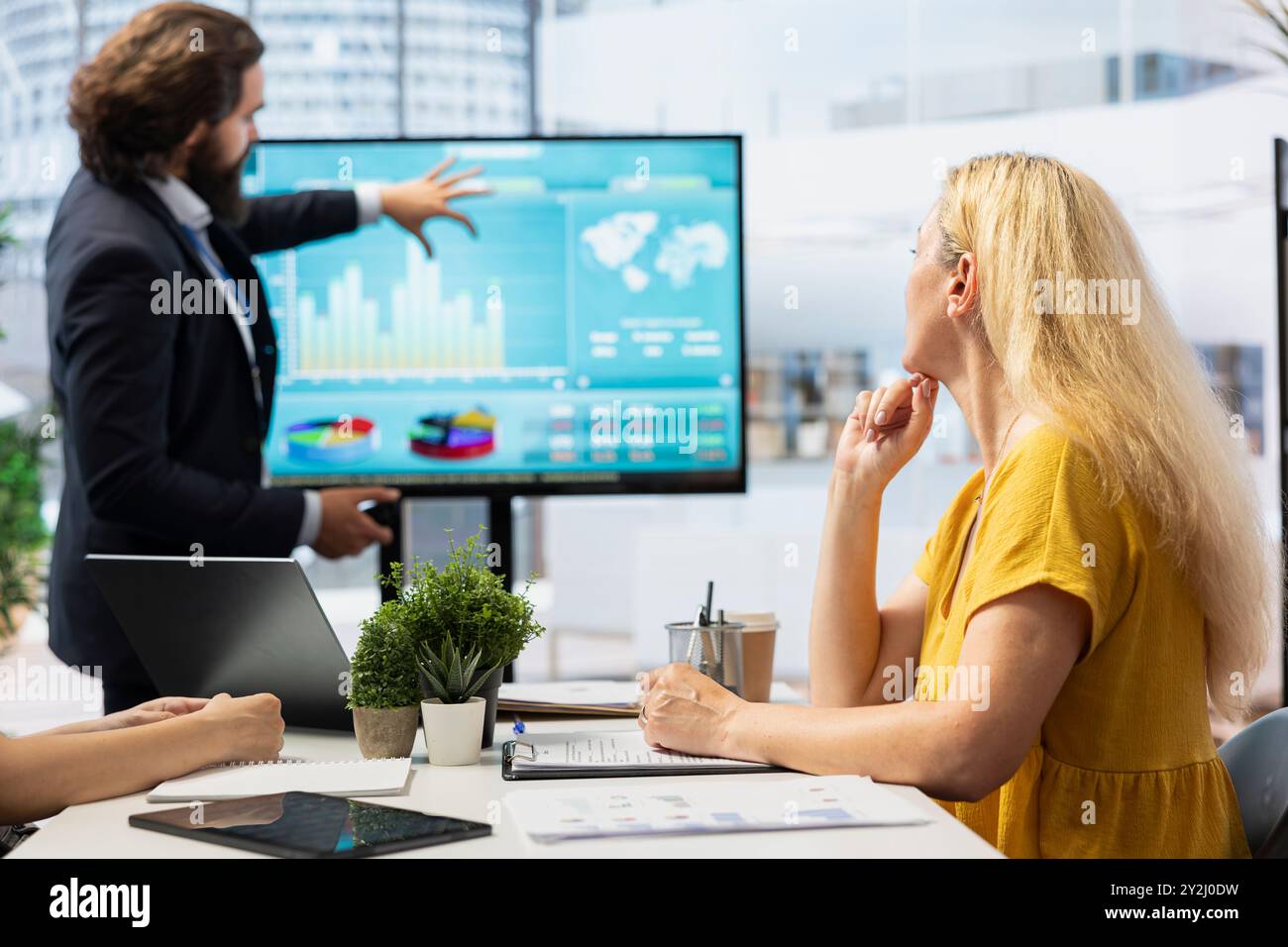 Digital display showing data clients hi-res stock photography and ...