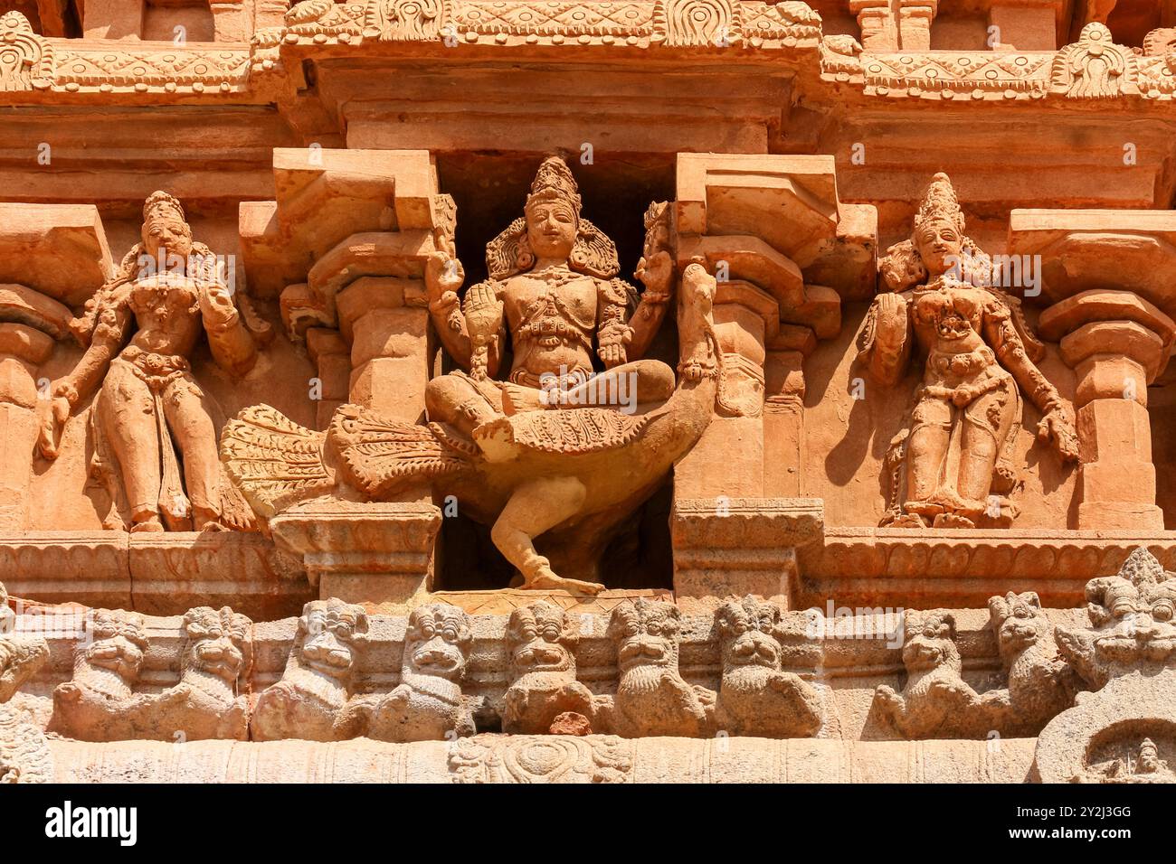 Thanjavur Big Temple, Brihadisvara Temple, Chola architectural Stock Photo - Alamy