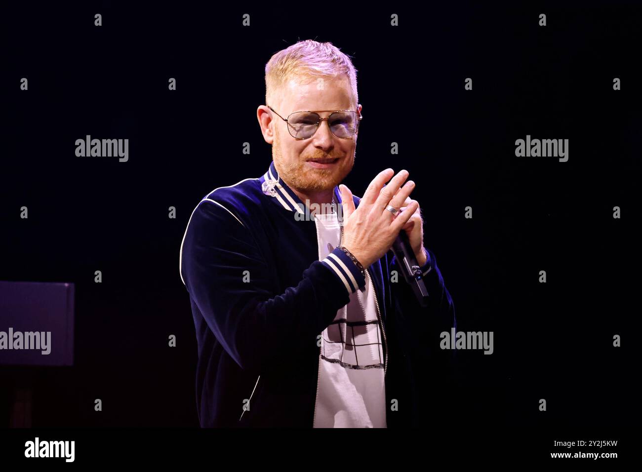 Sänger Peter Fox bei seinem Konzert in der Lanxess-Arena im Rahmen ...