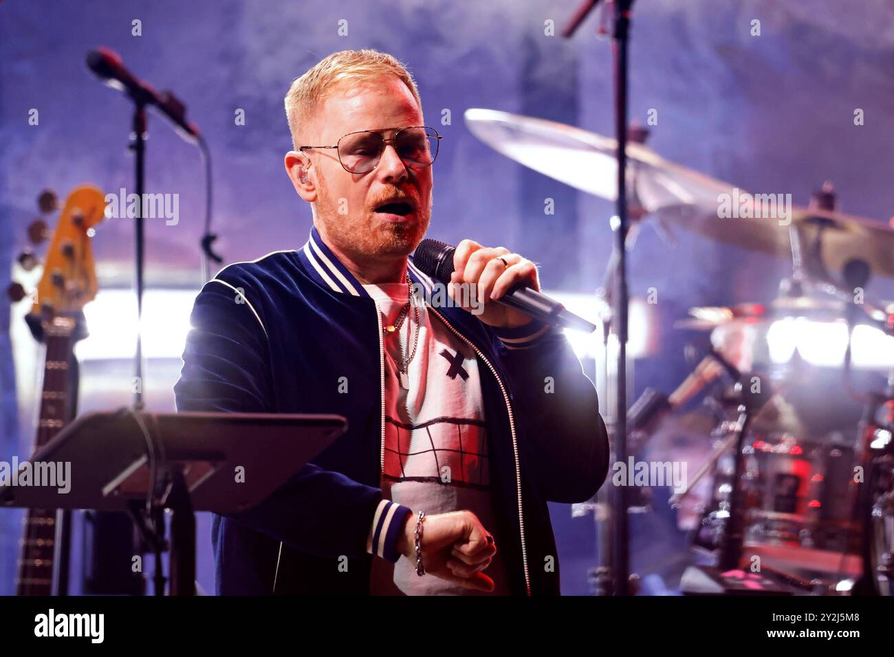 Sänger Peter Fox bei seinem Konzert in der Lanxess-Arena im Rahmen ...