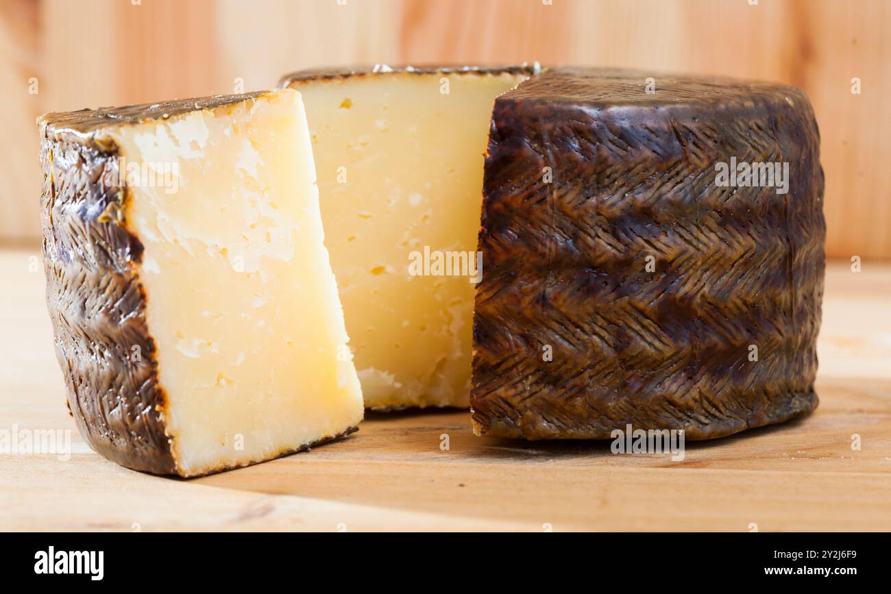 Spanish sheep cheese - Manchego Stock Photo - Alamy