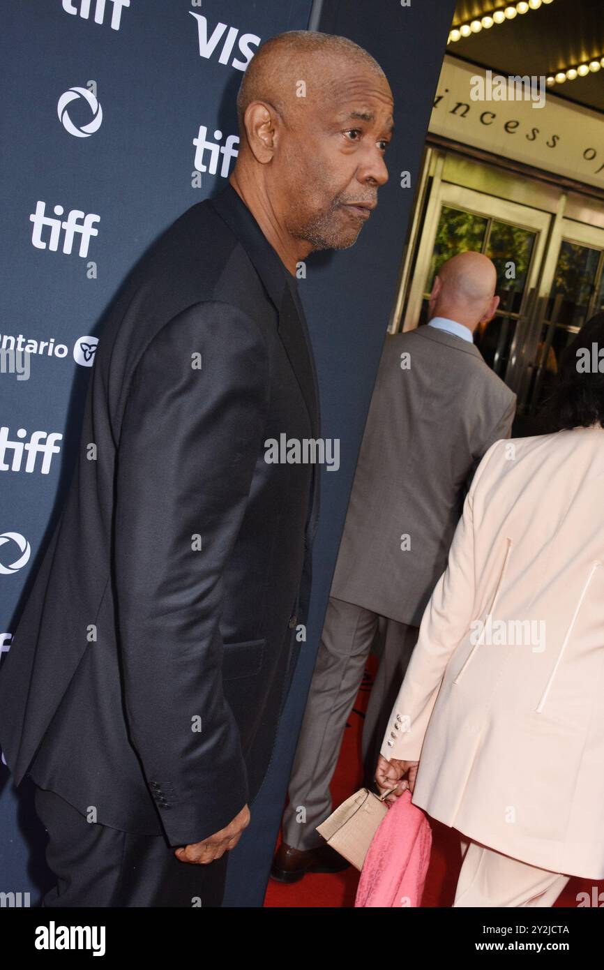 TORONTO, ON: SEPTEMBER 10: Denzel Washington at The Piano Lesson red ...