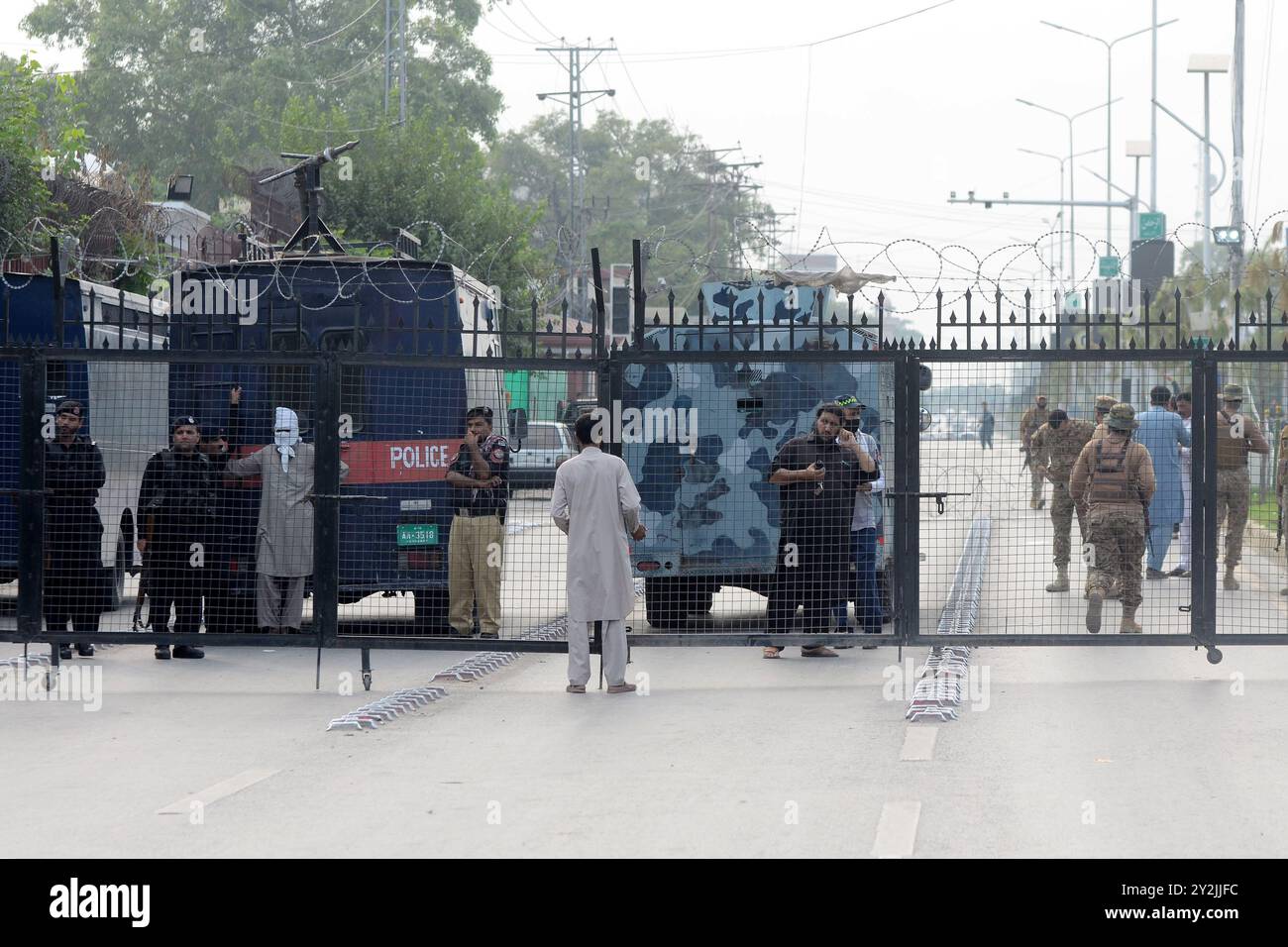 Peshawar, Peshawar, Pakistan. 10th Sep, 2024. PTI protest outside KPK ...