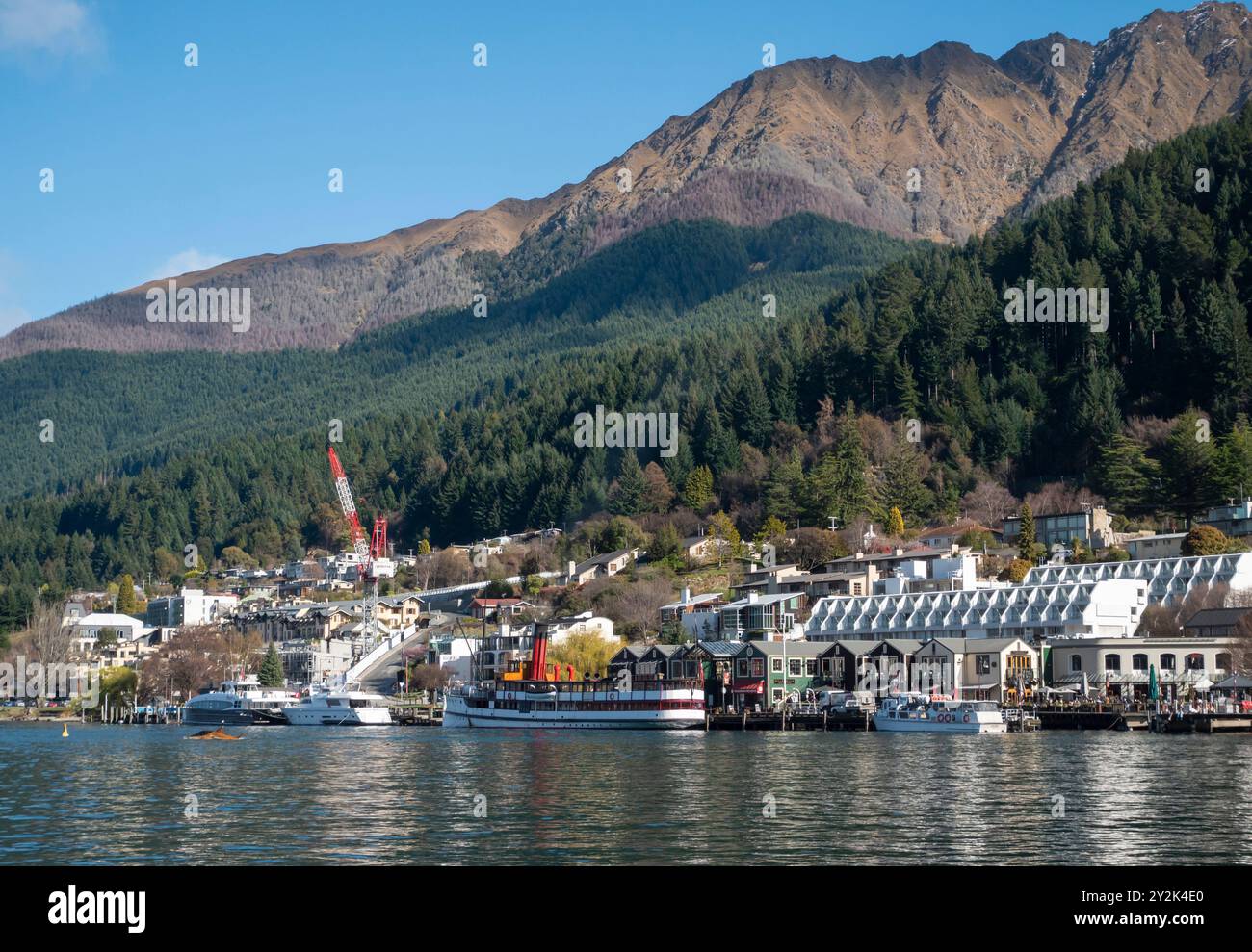 Historic tourist town, Queenstown on Lake Wakatipu on the South Island ...