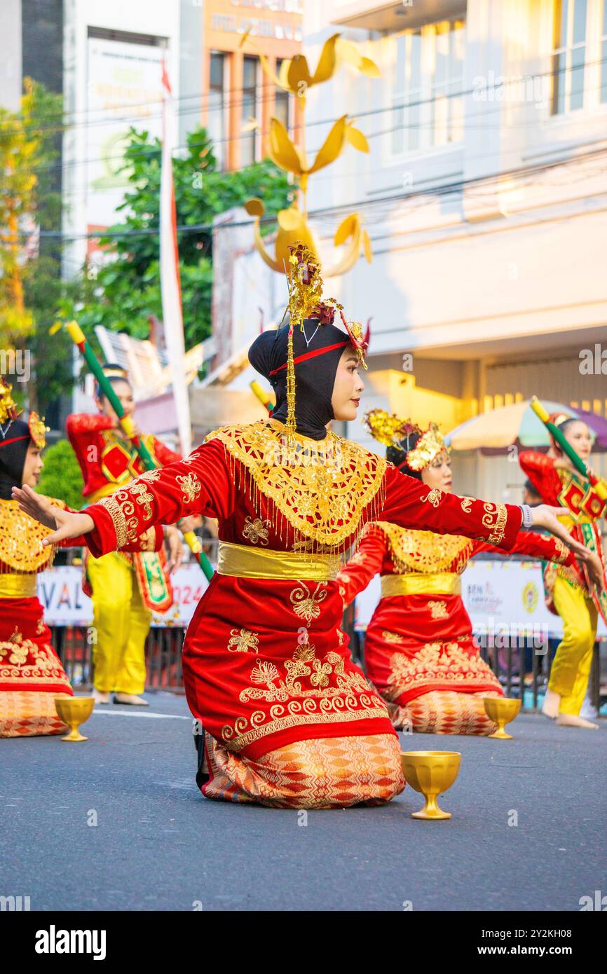 Selamat Datang (Welcome) dance from North Sulawesi on the 3rd BEN ...