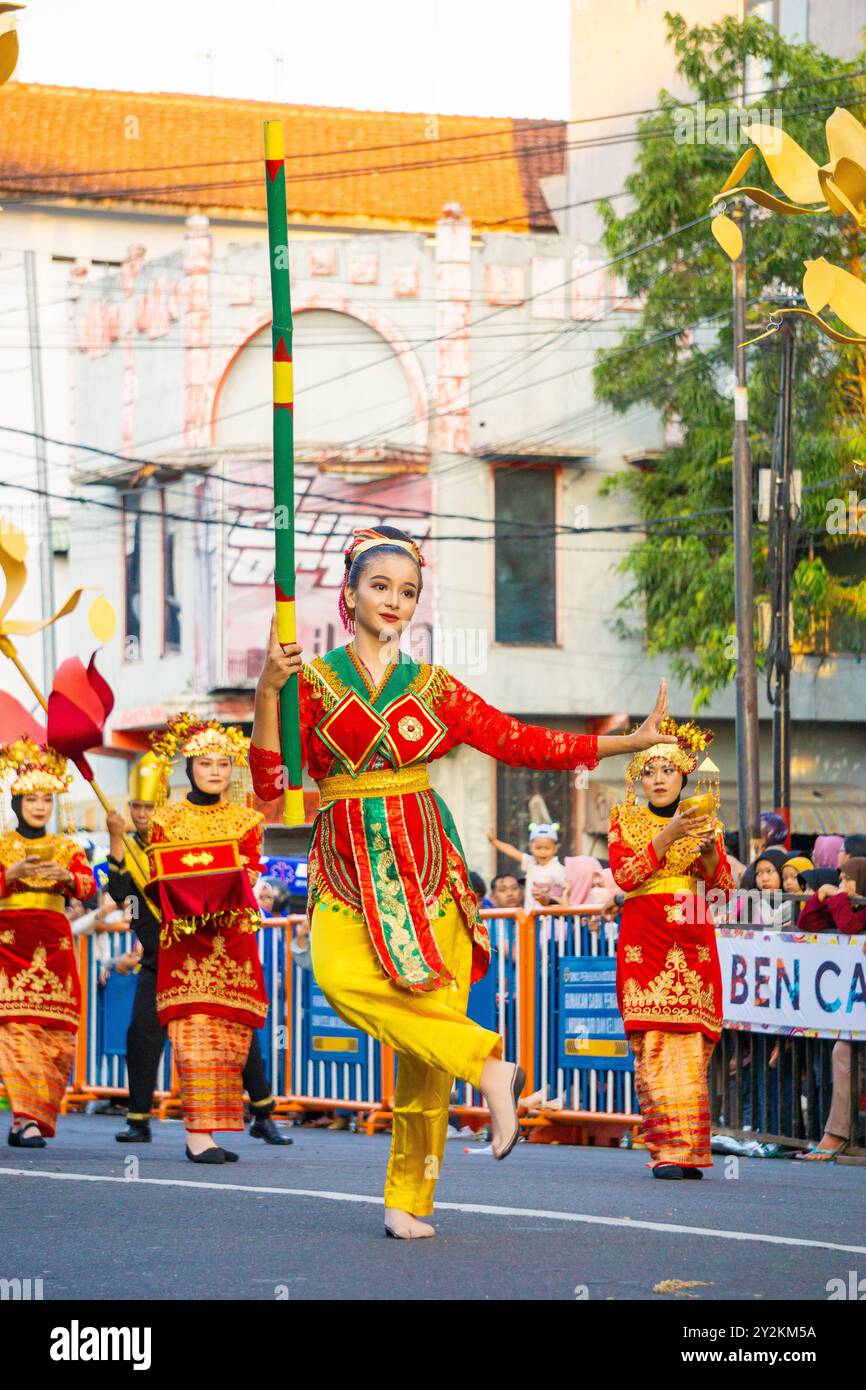 Bulouh dance from Bangka Belitung on the 3rd BEN Carnival. Bulouh Dance ...