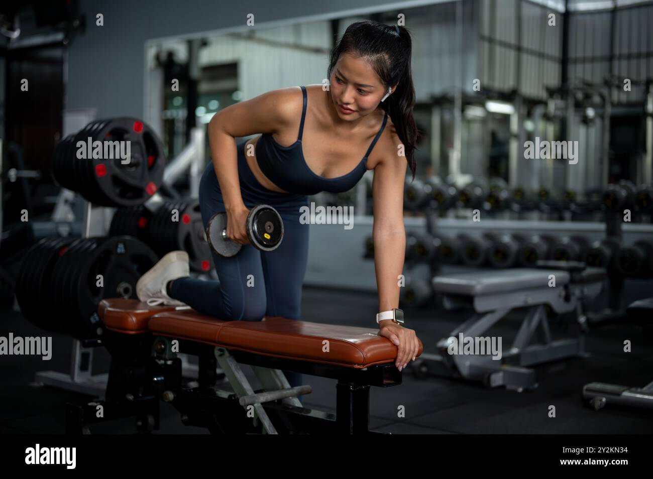 Tricep kickbacks hi-res stock photography and images - Alamy