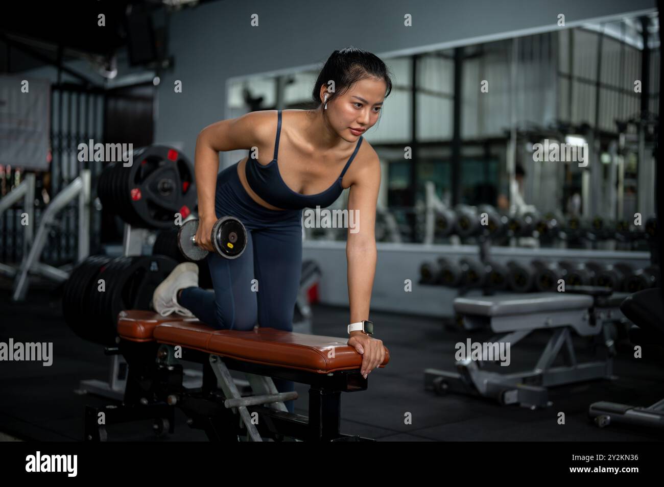 Tricep kickbacks hi-res stock photography and images - Alamy
