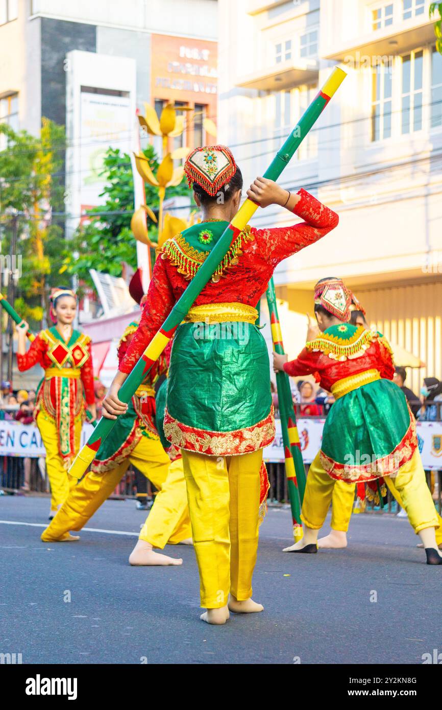 Bulouh dance from Bangka Belitung on the 3rd BEN Carnival. Bulouh Dance ...