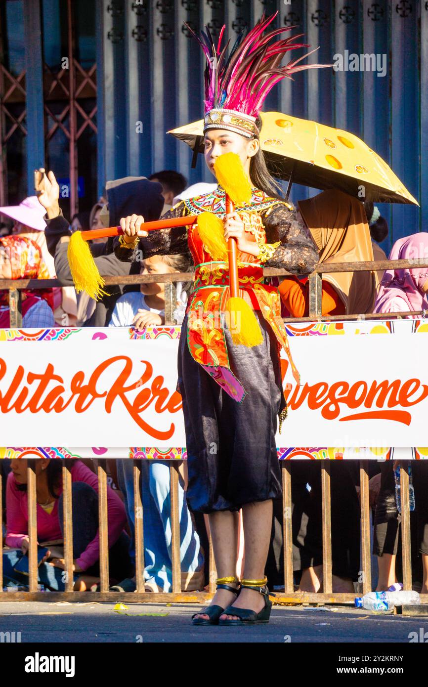 Giring giring (Gintur) dance from Central Kalimantan on the 3rd BEN Carnival. This dance ...