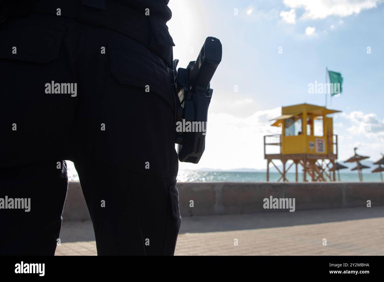 Palma, Spain. 10th Sep, 2024. A police officer from the Spanish Policia ...