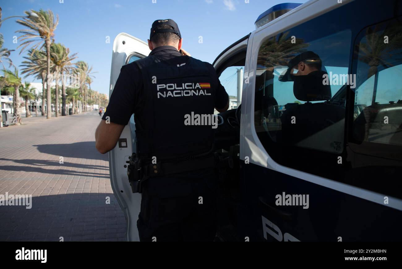 Palma, Spain. 10th Sep, 2024. Police officers from the Spanish Policia ...