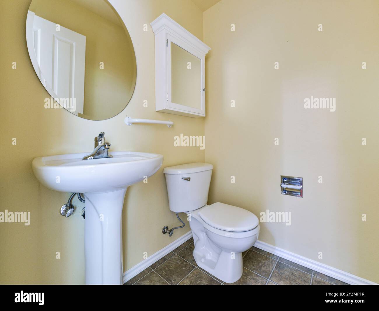 Modern residential bathroom interior Stock Photo - Alamy