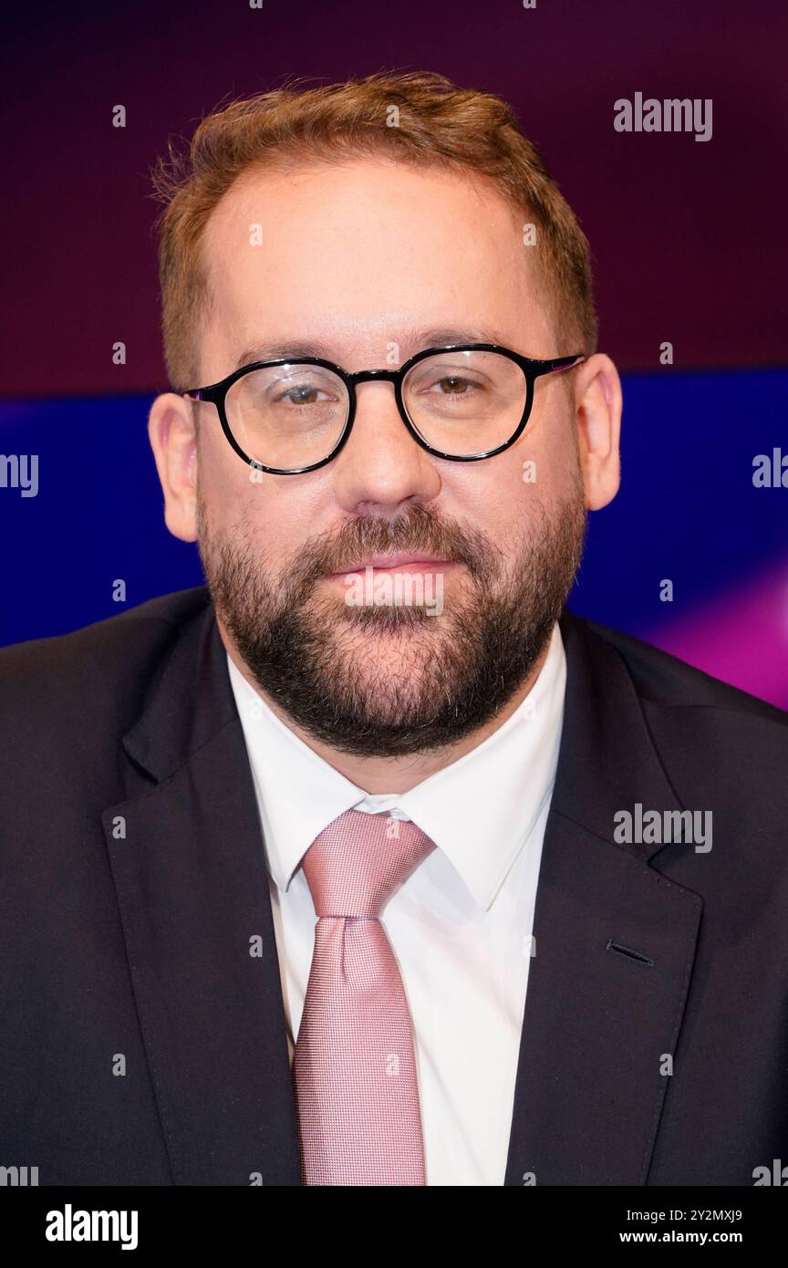 Paul Ronzheimer in der ARD-Talkshow maischberger im Studio Berlin ...