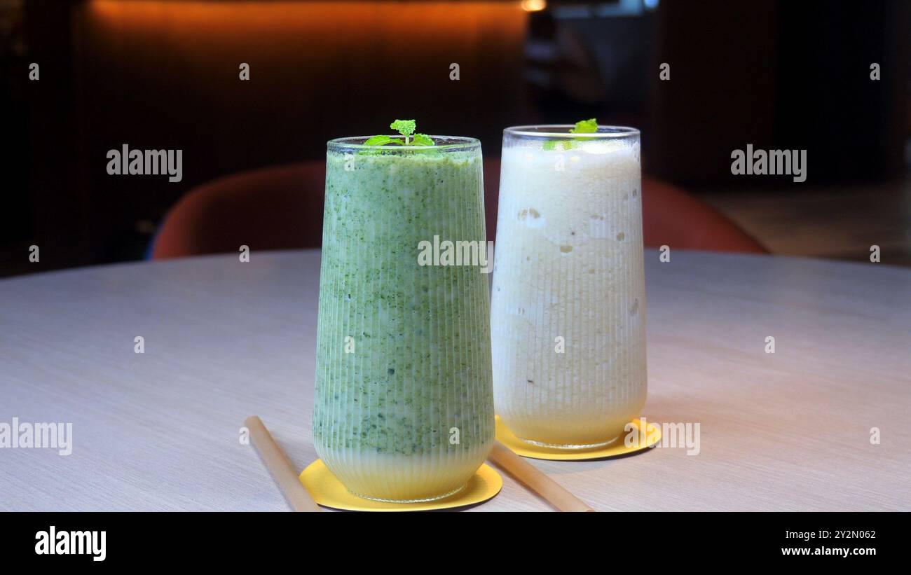Fresh fruit drinks placed hi-res stock photography and images - Alamy