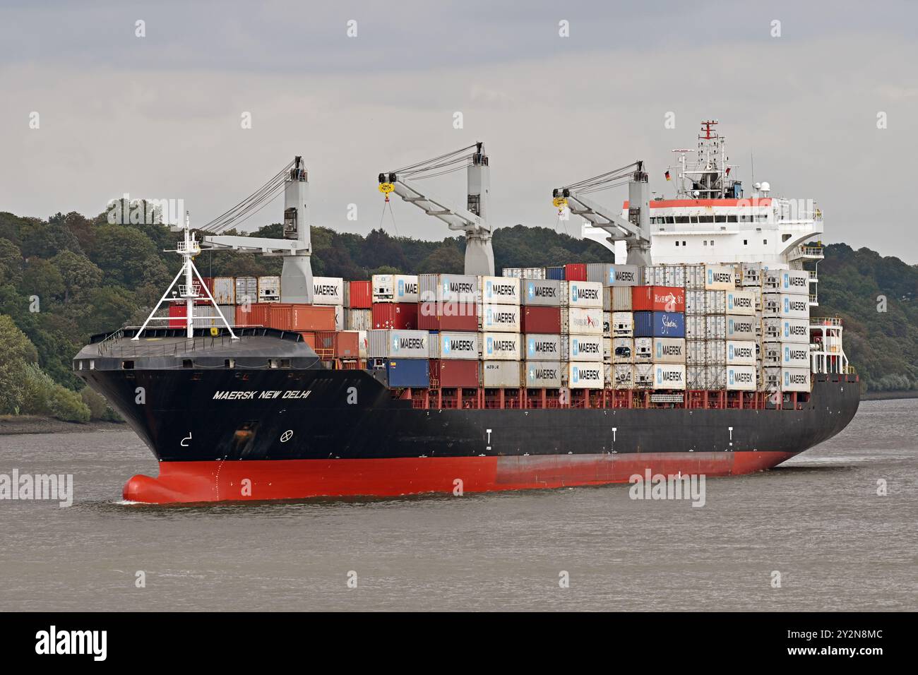 MAERSK NEW DELHI outbound from Hamburg Stock Photo - Alamy