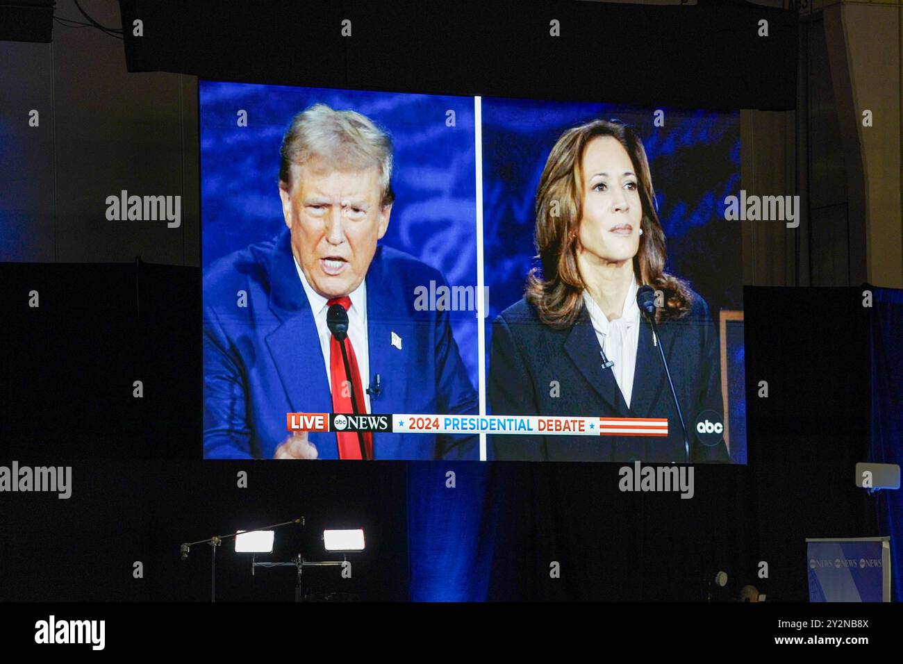 Trump harris debate hi-res stock photography and images - Alamy