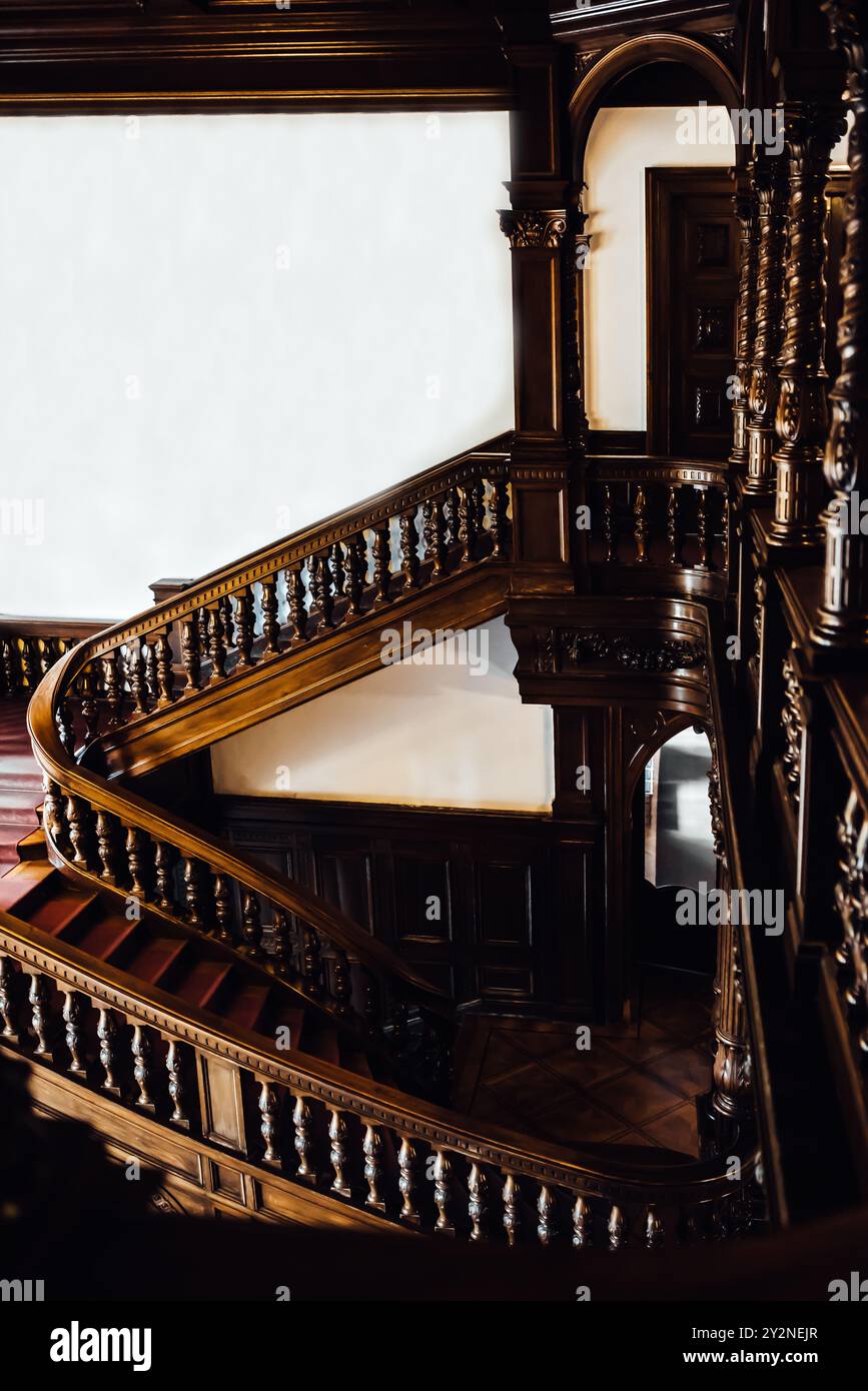 Columns stairs palace library hi-res stock photography and images - Alamy