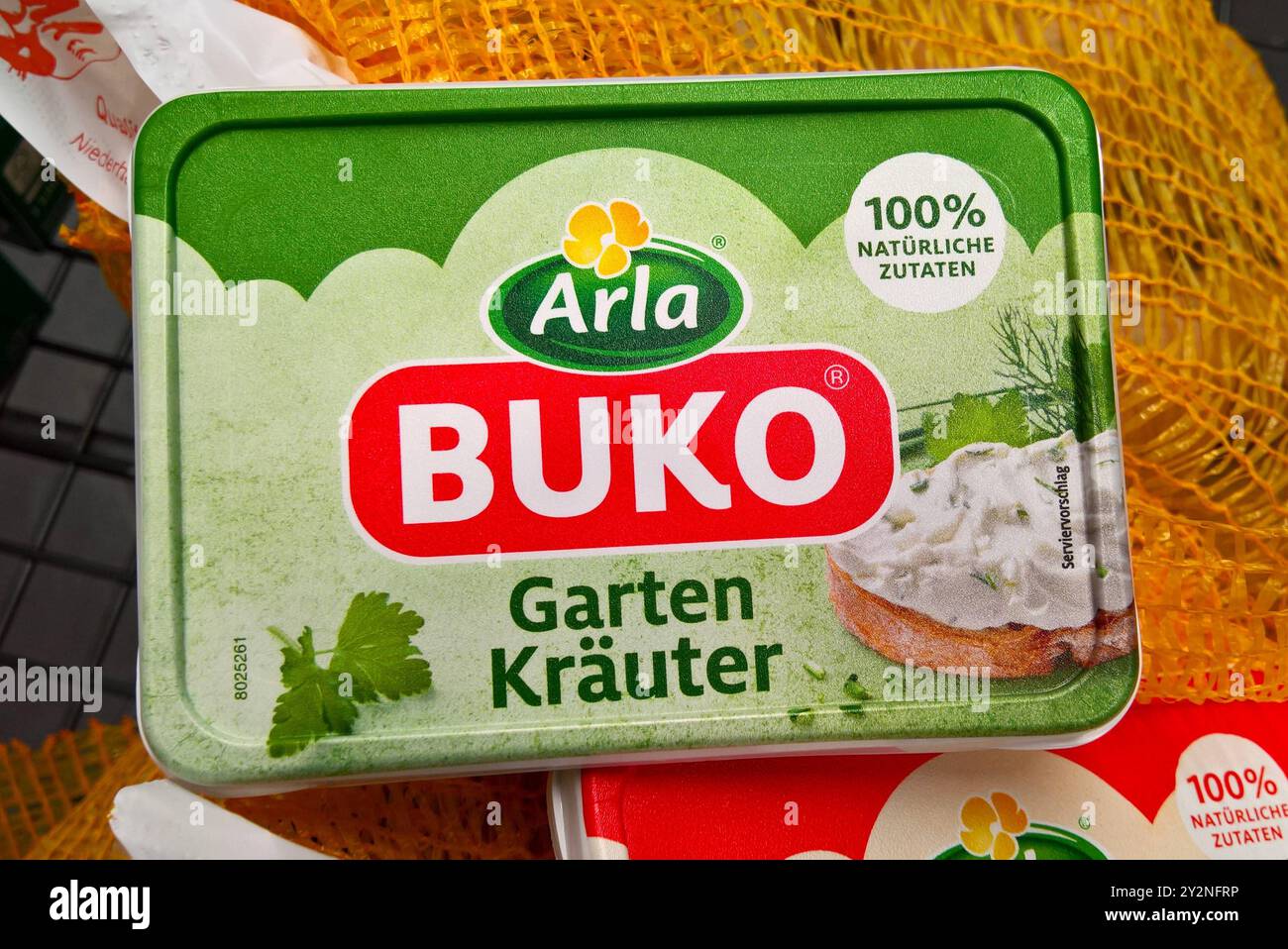 Arla Buko, Garten-Kräuter Streichkäse von Arla Foods - amba Molkerei-Genossenschaft *** Arla ...