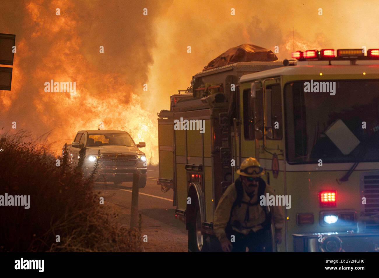 Costa Mesa firefighters scramble as the Airport fire makes across ...