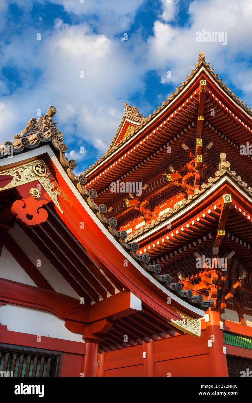Oriental architecture roof sensoji asakusa hi-res stock photography and images - Alamy