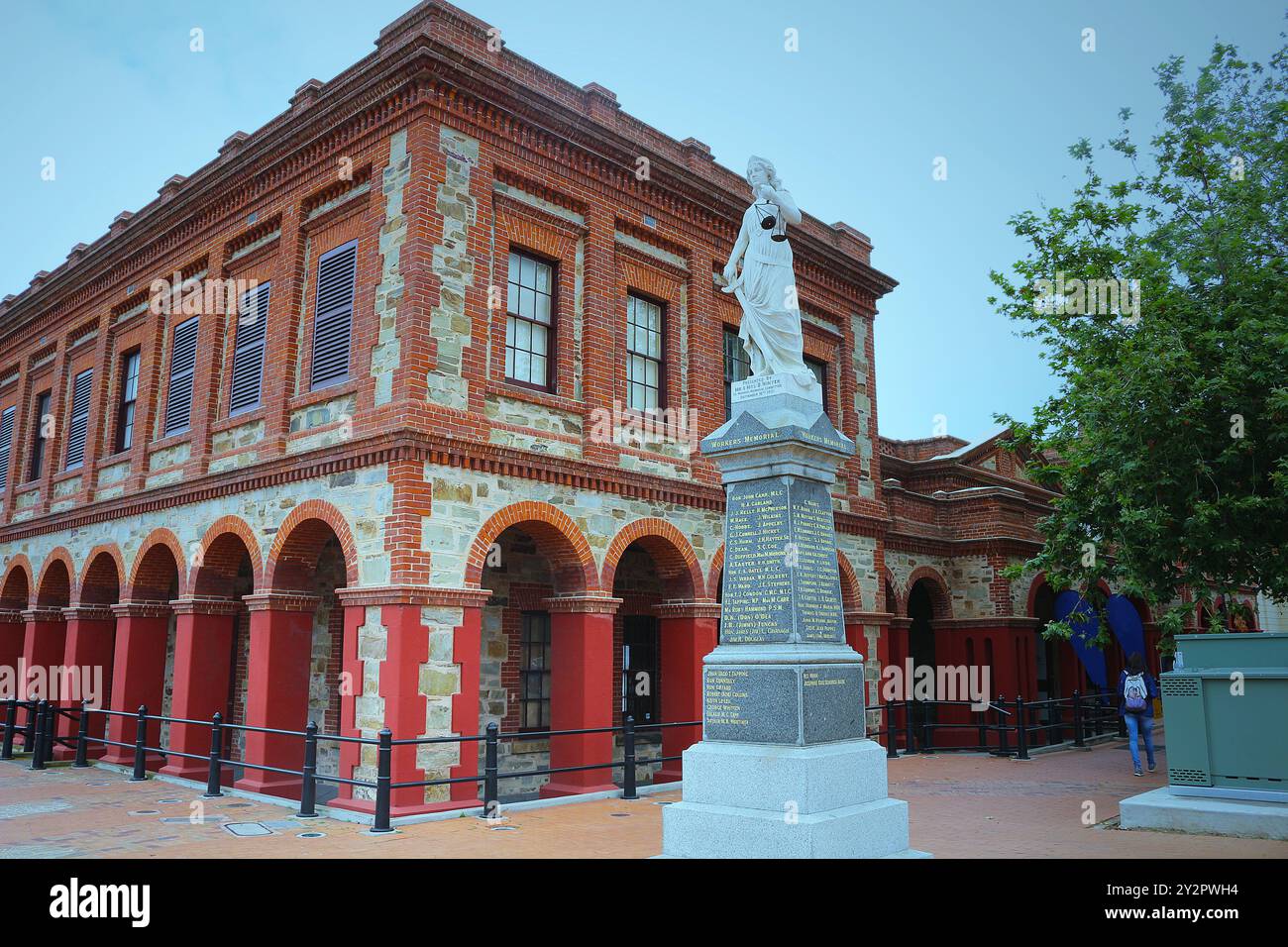 Old courts hi-res stock photography and images - Alamy