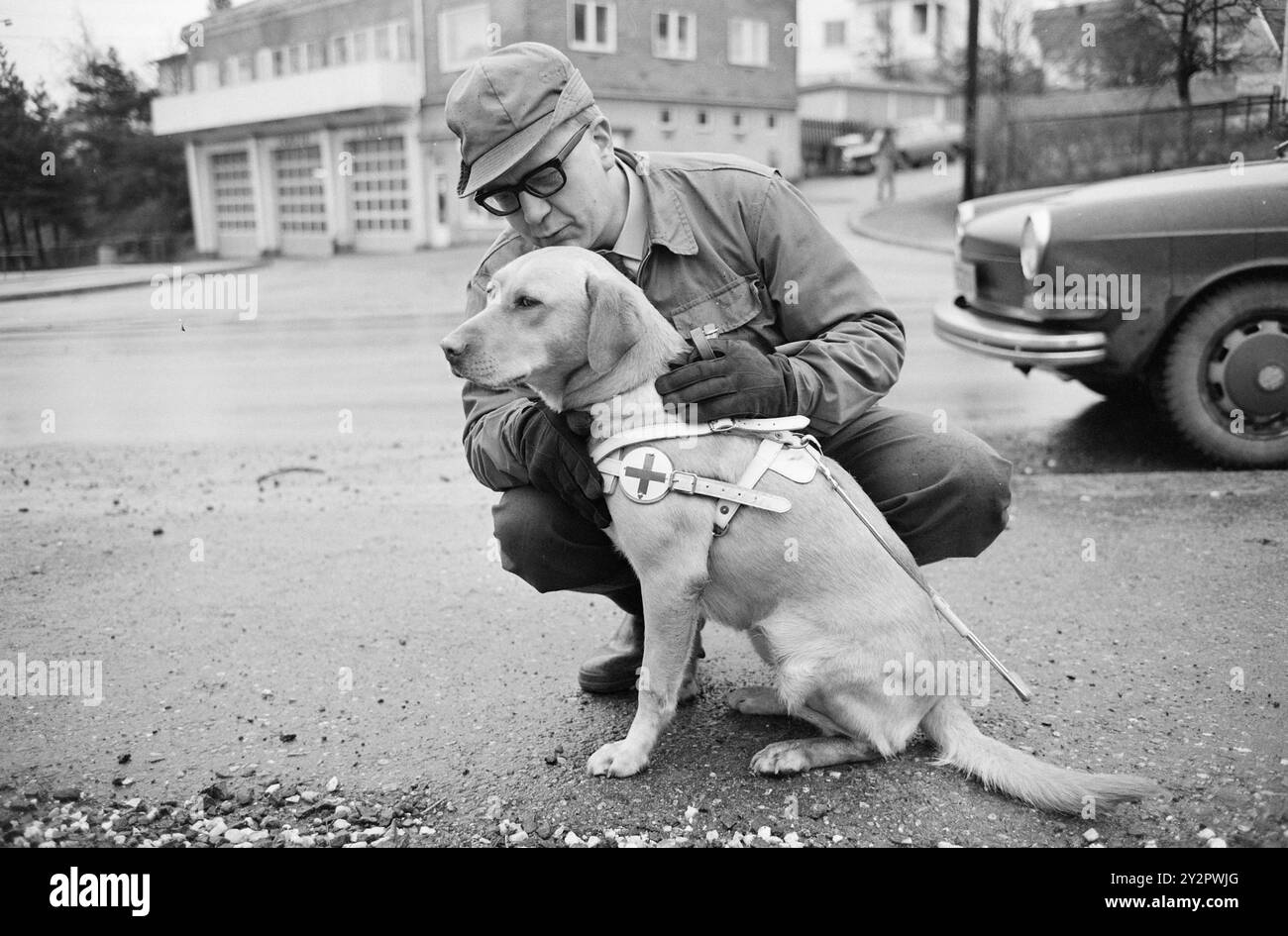 Current 50-7-1970 : A school for the blind and his dog. The Norwegian ...