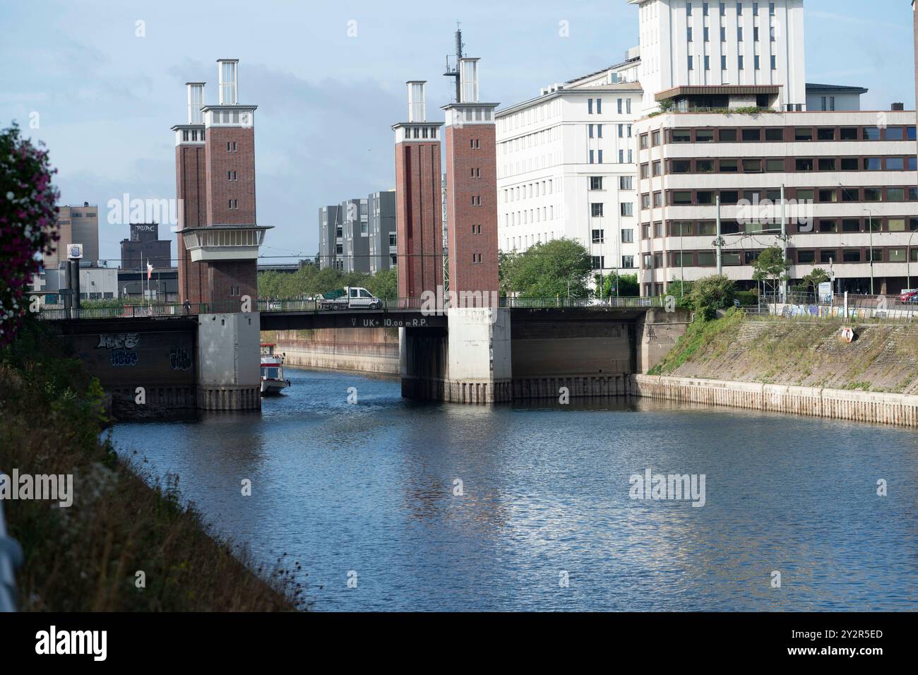 The SWAN GATE in Duisburg's inner harbor, general, feature, marginal ...