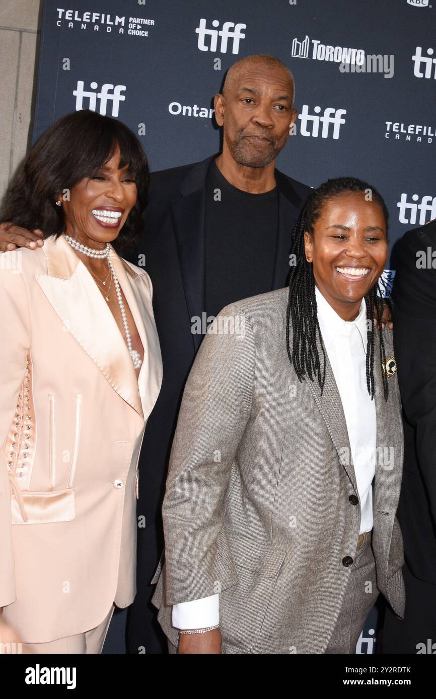 TORONTO, ON: SEPTEMBER 10: Pauletta Washington, Denzel Washington ...