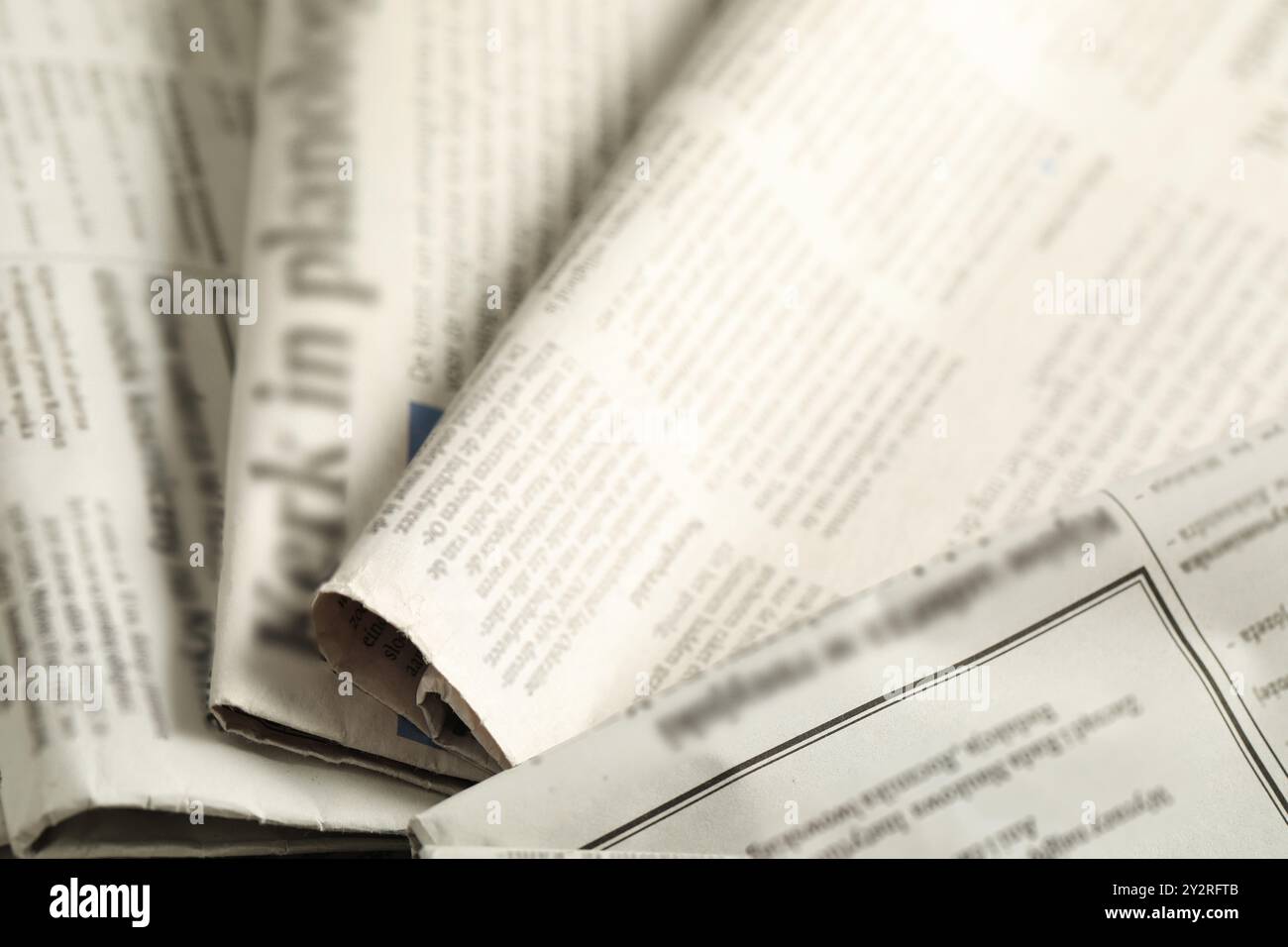 Newspapers in different languages hi-res stock photography and images ...
