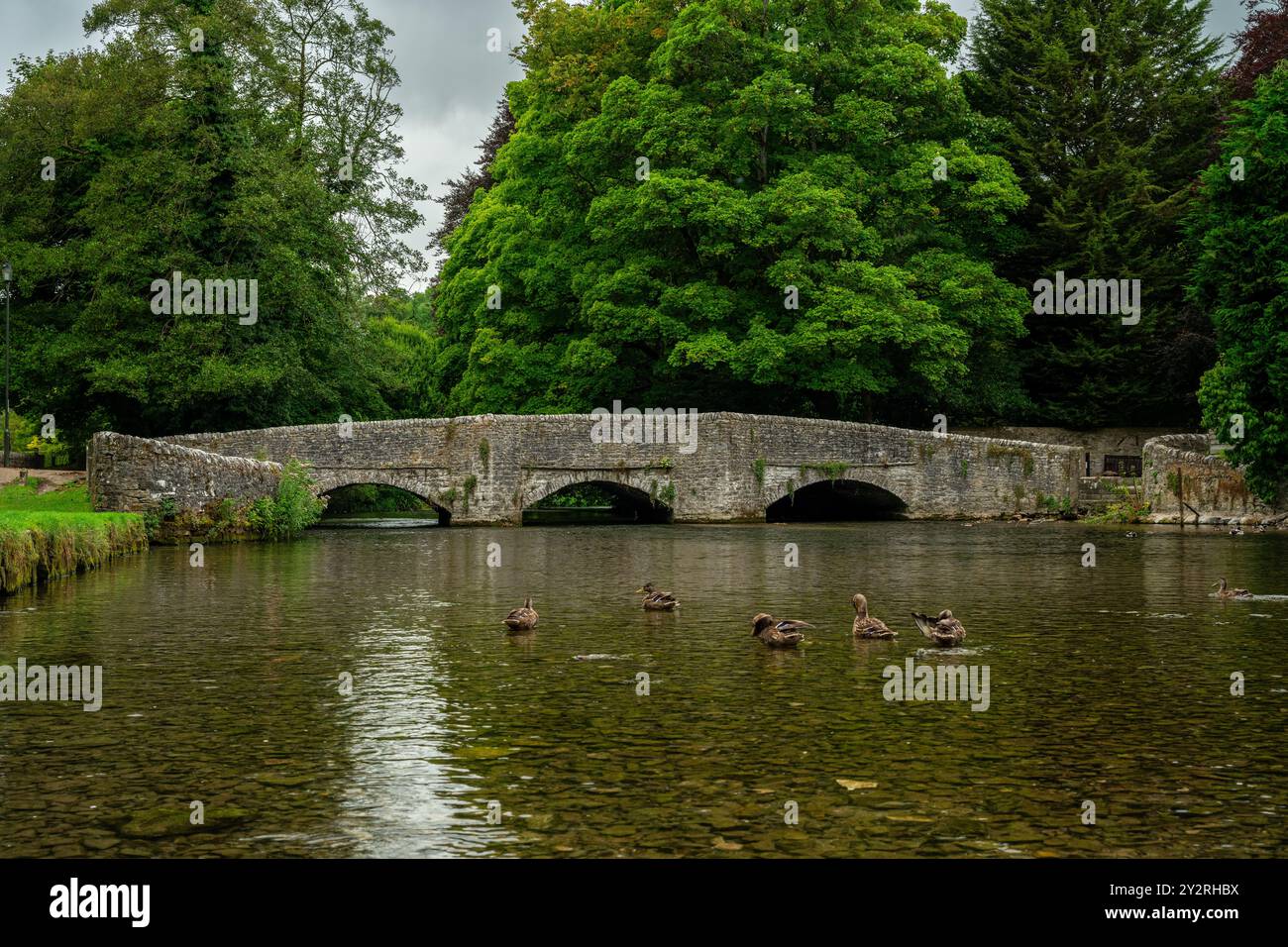 England medieval stone bridge hi-res stock photography and images - Alamy