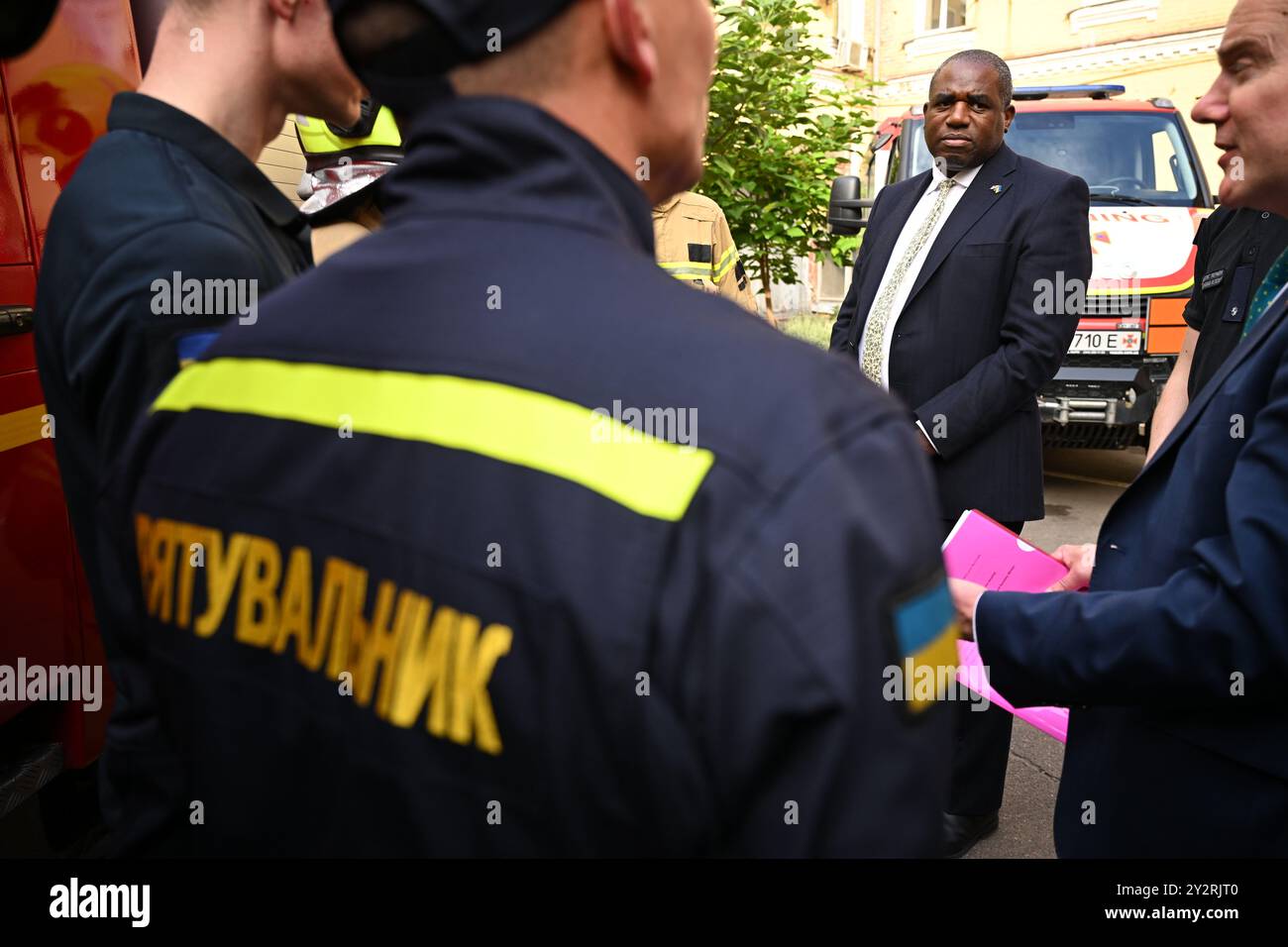 Foreign Secretary David Lammy meets Ukrainian first responders and ...