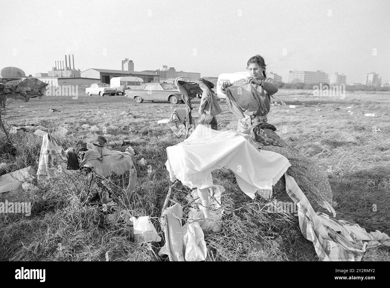 Current 47-2-1971 : The wanderers who ended up in the slums. Gypsies ...