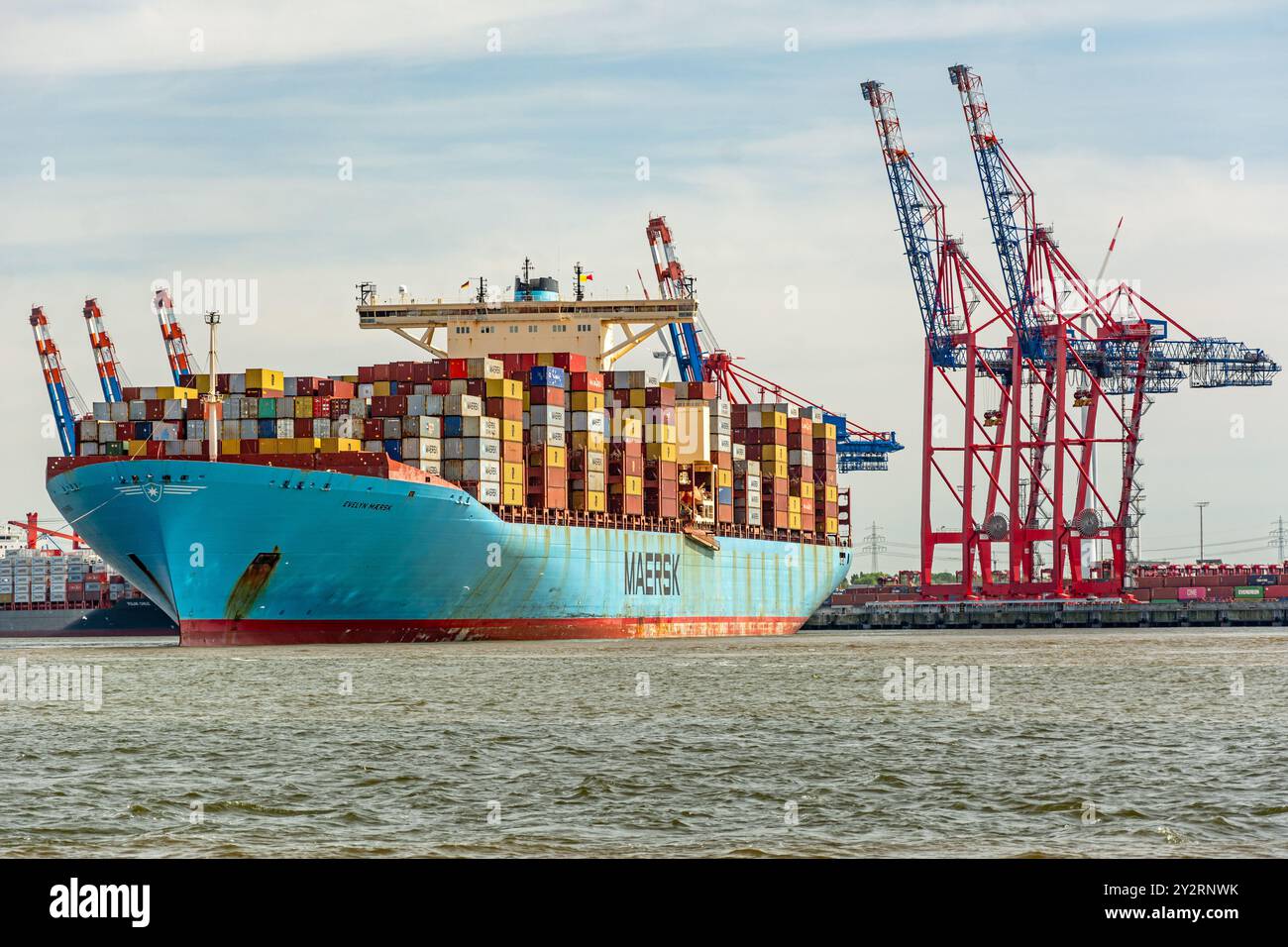 Large container vessel at the Burchardkai container terminal in Hamburg ...