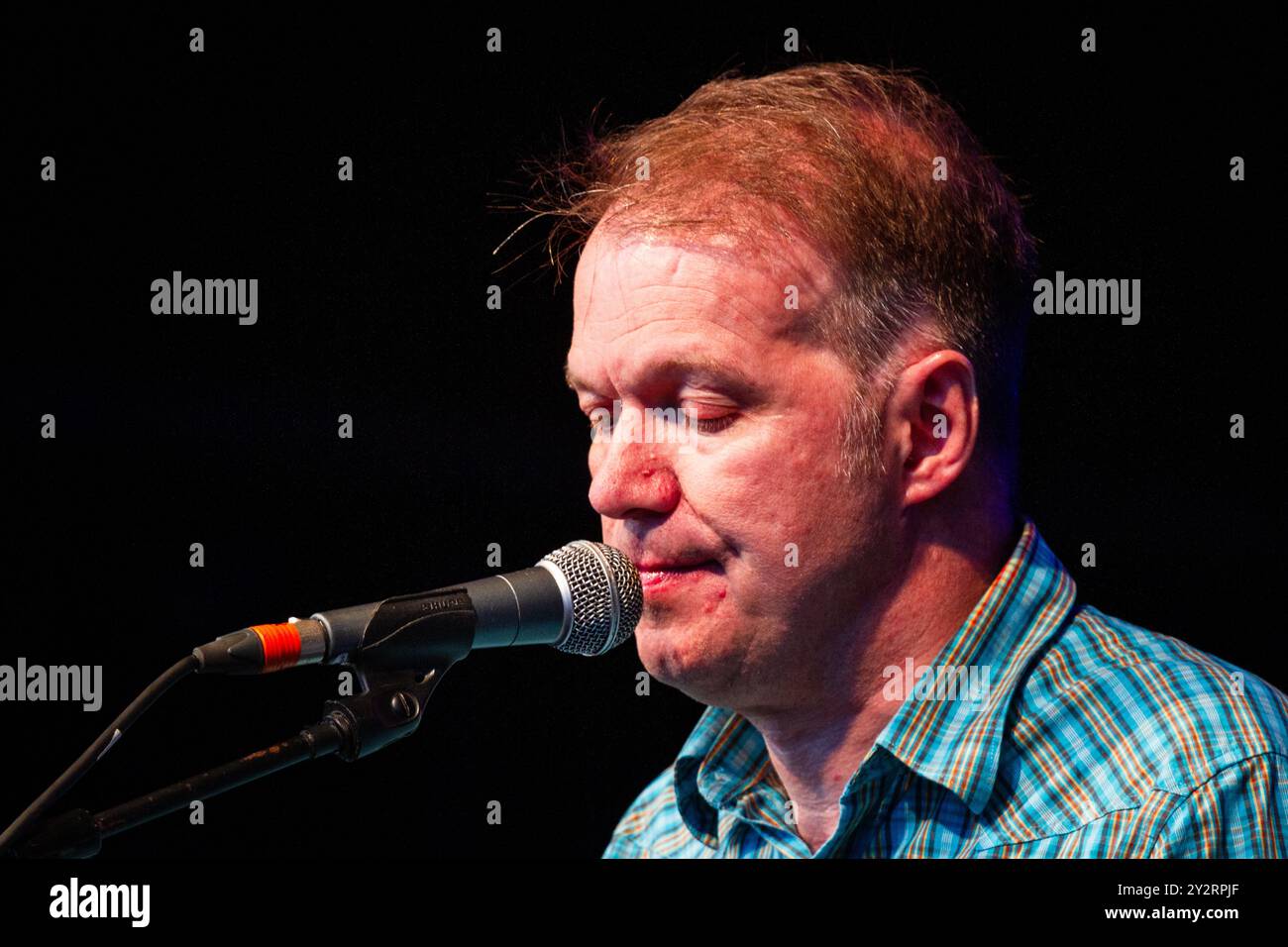 EDWYN COLLINS, CONCERT, GREEN MAN FESTIVAL 2013: Edwyn Collins playing ...