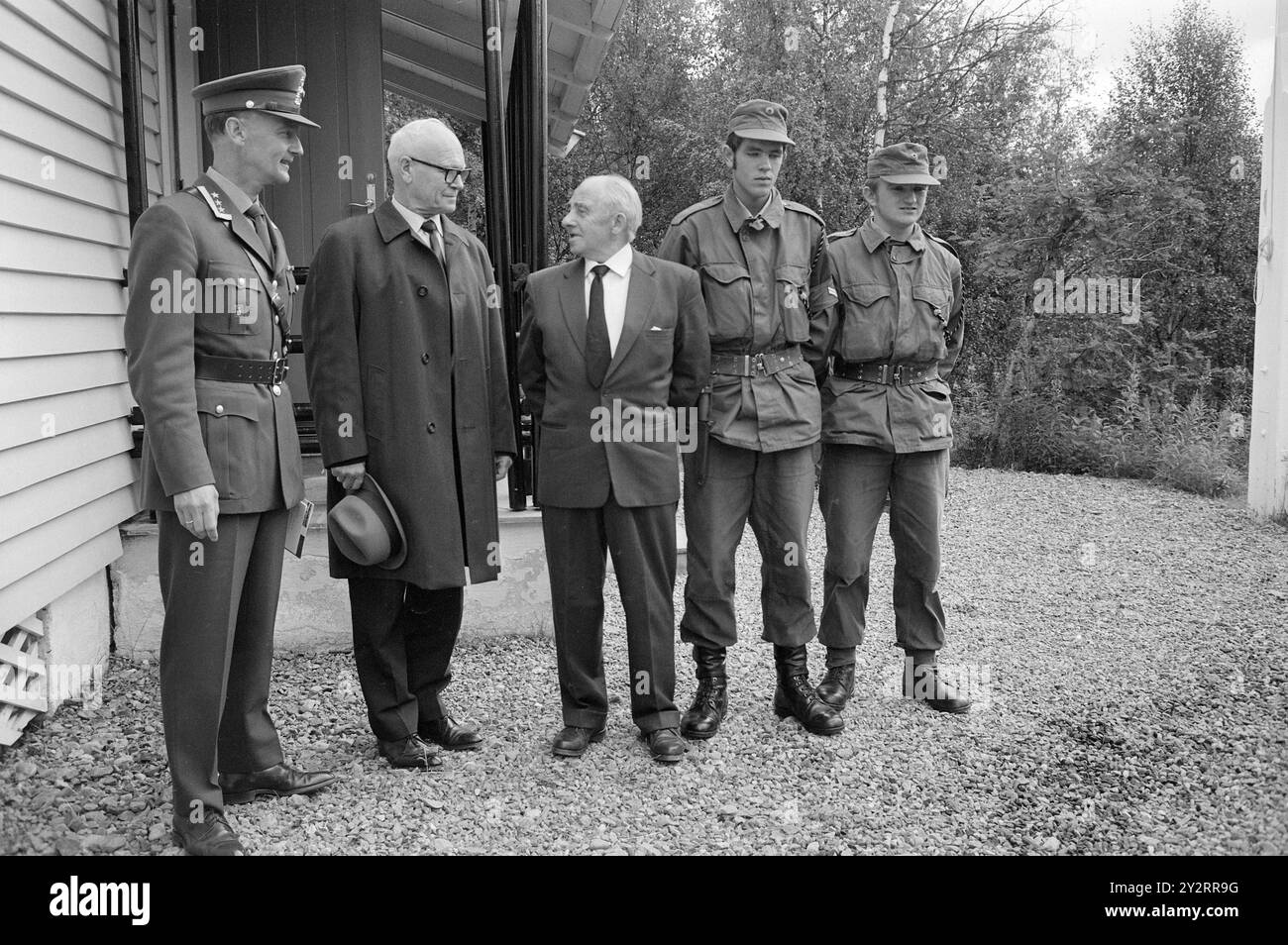 Actual 35 - 8 - 1971: With the king in borderlandThe garrison in Sør ...