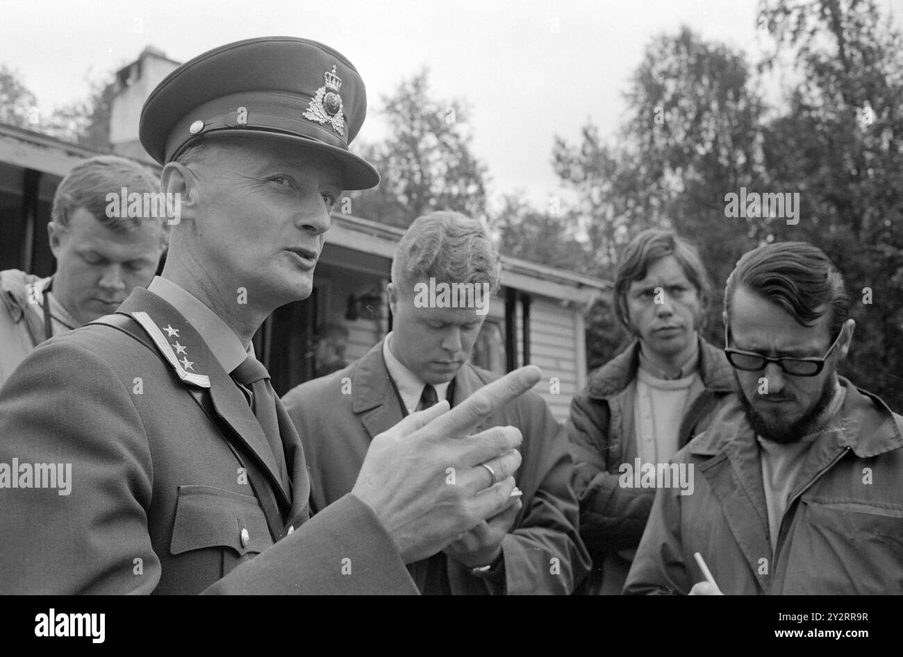 Actual 35 - 8 - 1971: With the king in borderlandThe garrison in Sør ...