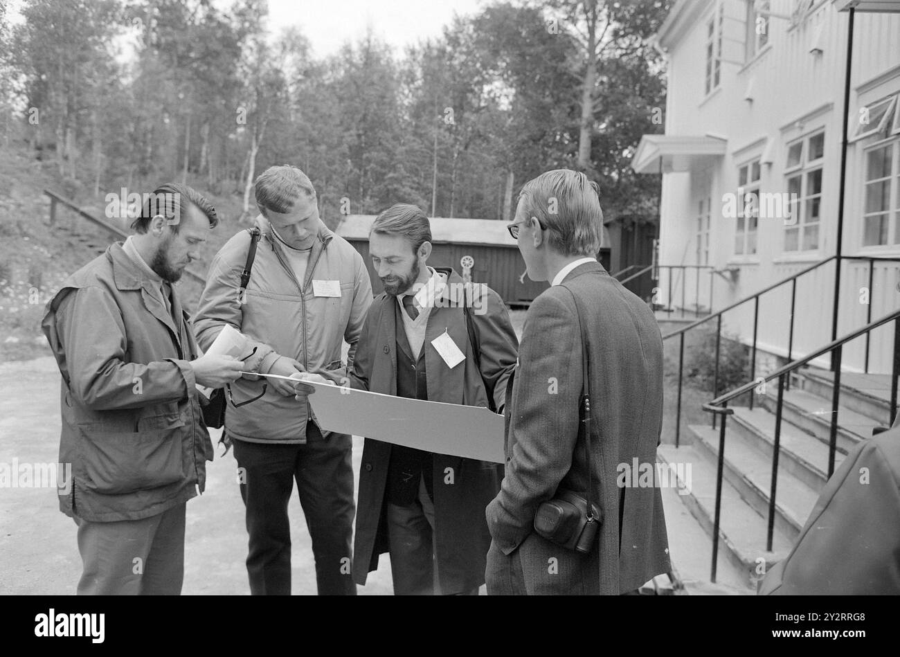 Actual 35 - 8 - 1971: With the king in borderlandThe garrison in Sør ...