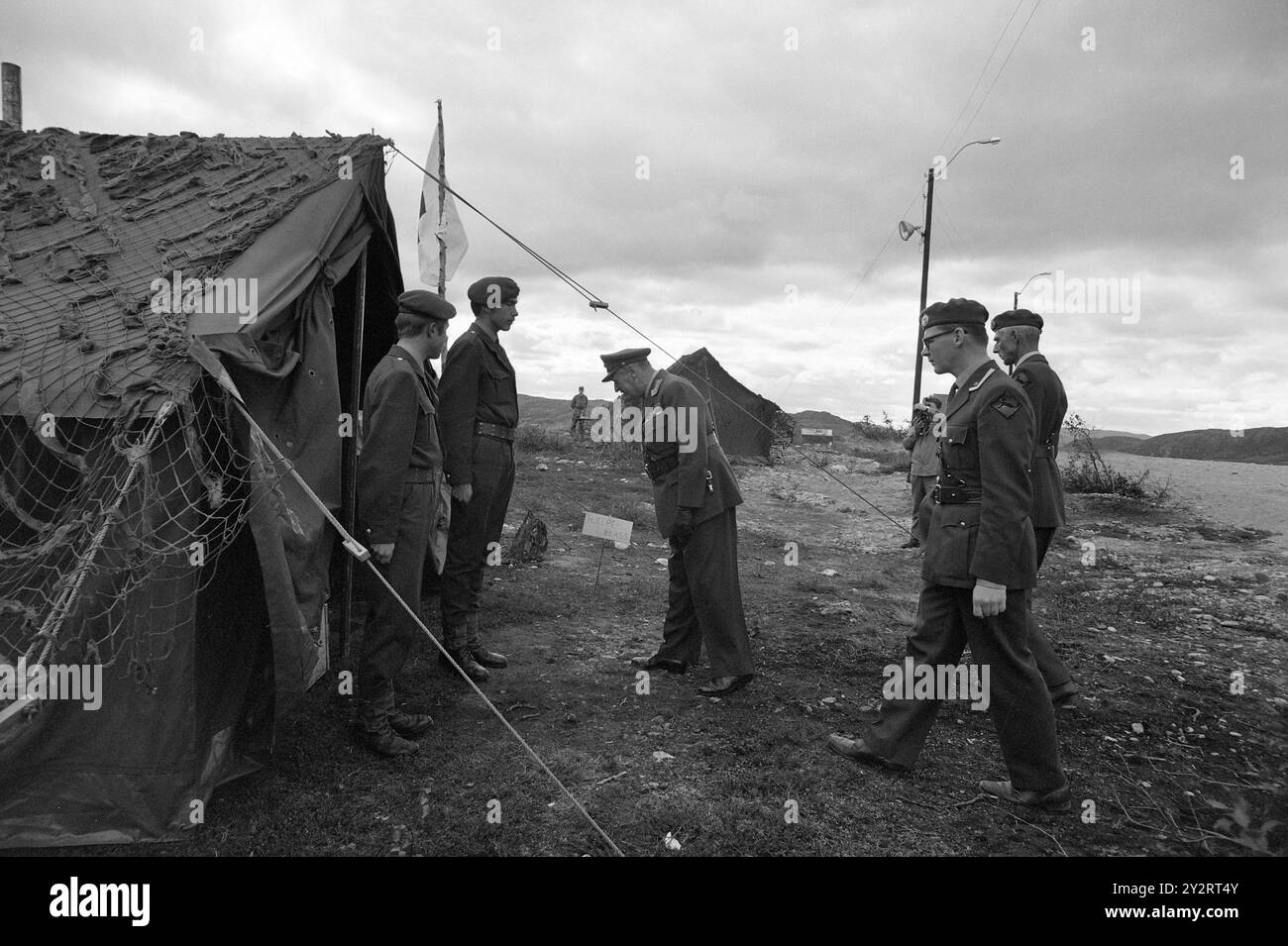 Actual 35 - 8 - 1971: With the king in borderlandThe garrison in Sør ...
