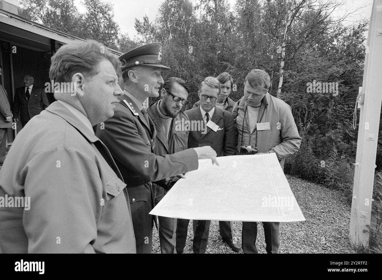 Actual 35 - 8 - 1971: With the king in borderlandThe garrison in Sør ...