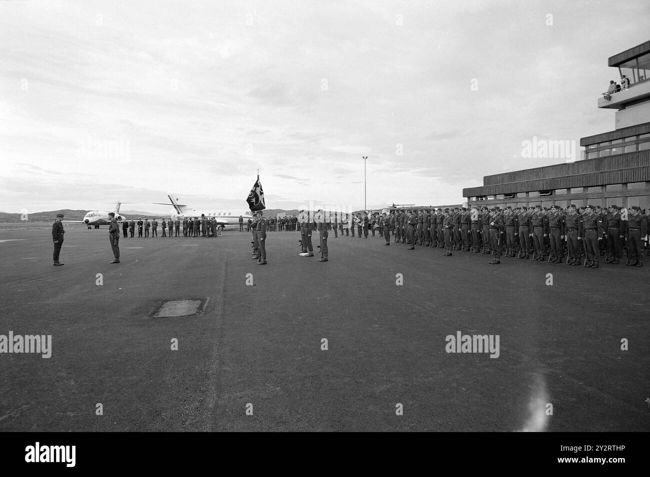 Actual 35 - 8 - 1971: With the king in borderlandThe garrison in Sør ...