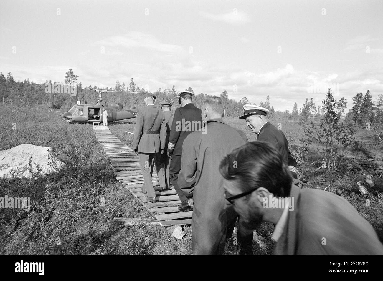 Actual 35 - 8 - 1971: With the king in borderlandThe garrison in Sør ...