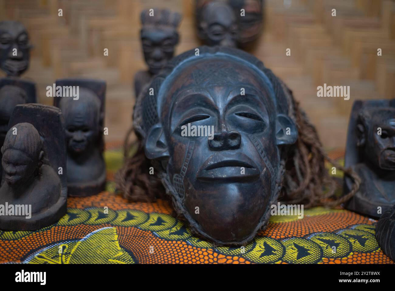 art carvings Uganda Stock Photo - Alamy