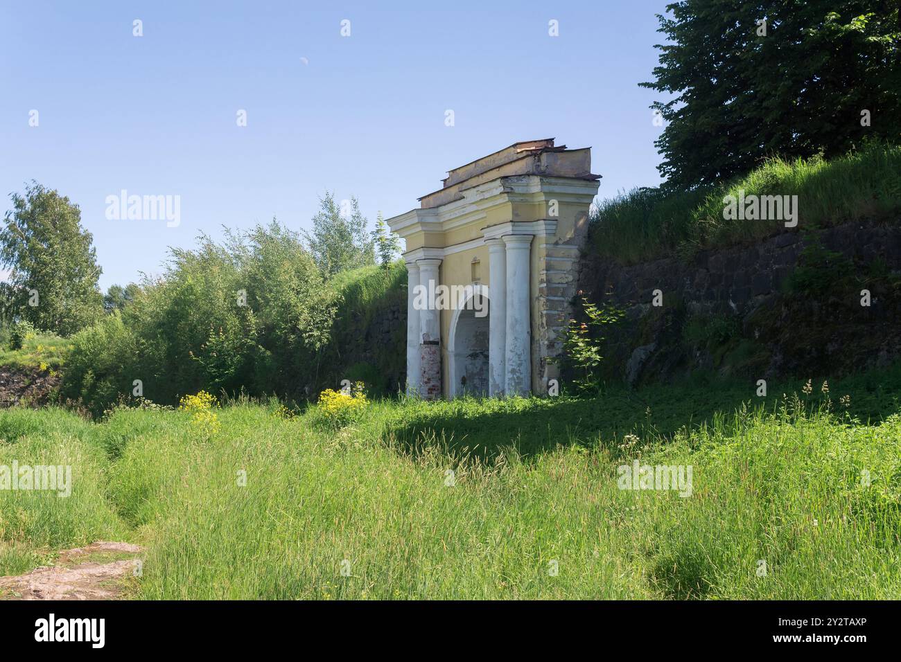arch with gate, ruins of ancient fortifications Stock Photo - Alamy