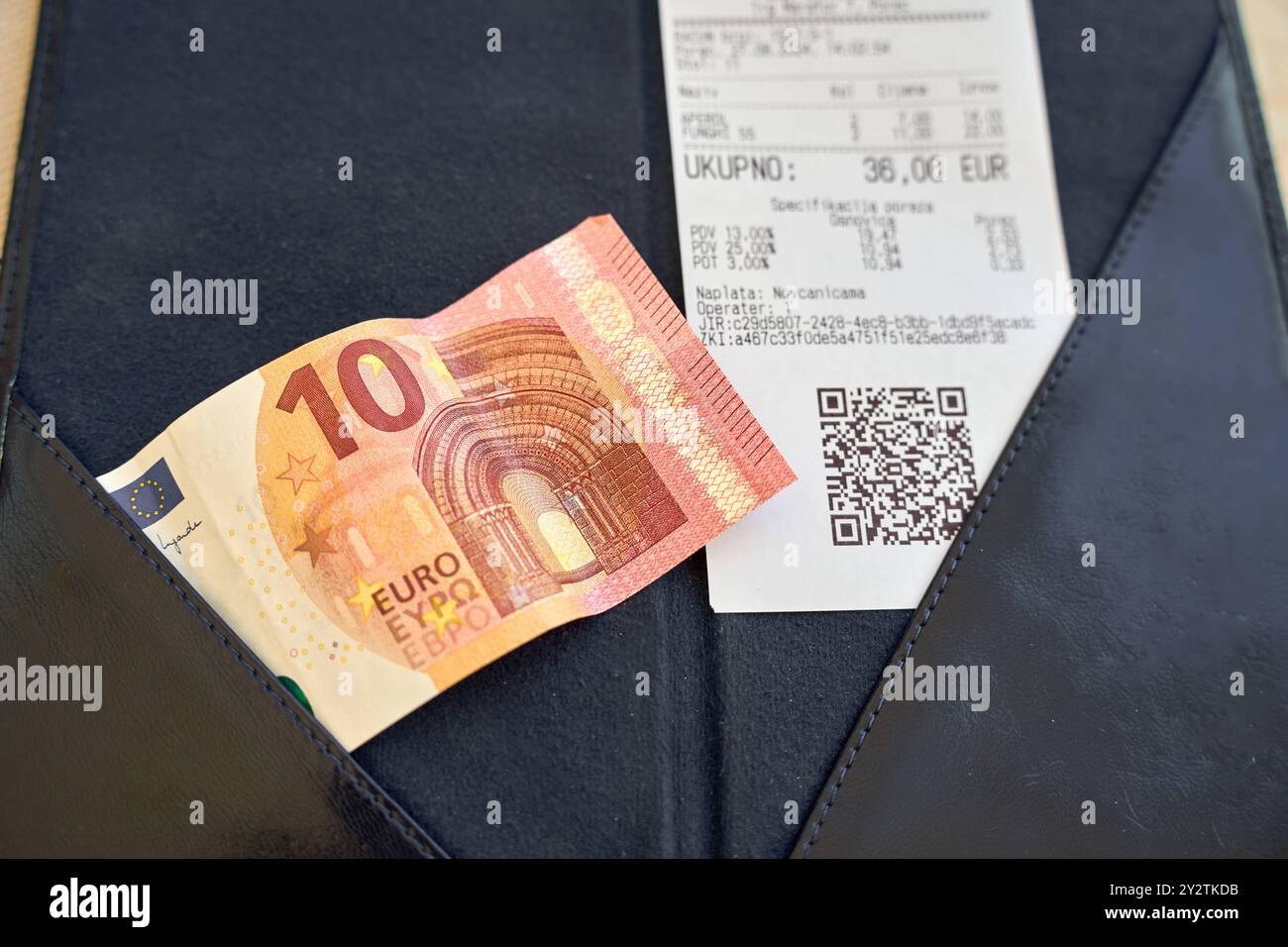 Trinkgeldsymbol hi-res stock photography and images - Alamy